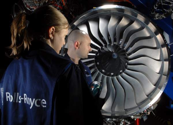 RR, GULFSTREAM’E 1000. BR725 MOTORUNU TESLİ ETTİ » Apron 24 Havacılık ...