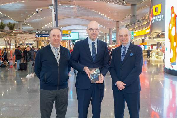 İGA İSTANBUL HAVALİMANI ÜÇÜNCÜ KEZ DÜNYANIN EN İYİSİ SEÇİLDİ » Apron 24 ...