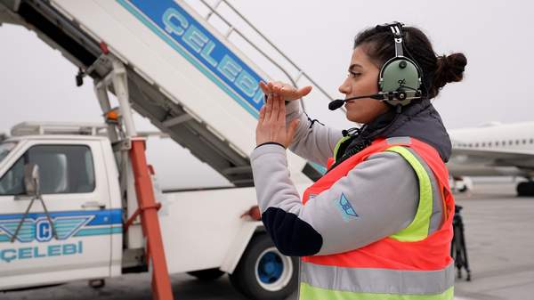 ÇELEBİ HAVACILIK, İŞ YAŞAMINDA KADINI GÜÇLENDİRİYOR » Apron 24 ... ÇELEBİ HAVACILIK, İŞ YAŞAMINDA KADINI GÜÇLENDİRİYOR » Apron 24 ...
